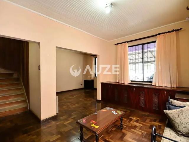 Casa / Sobrado para Venda em Curitiba/PR Seminário 5 Quartos
