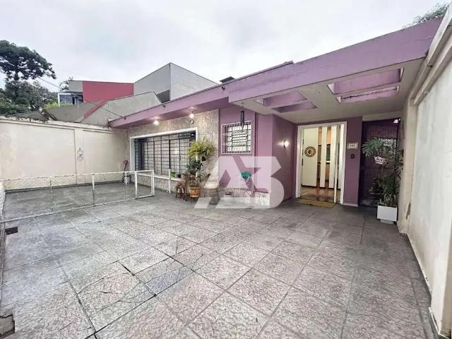 Casa / Sobrado para Venda em Curitiba/PR Seminário 3 Quartos