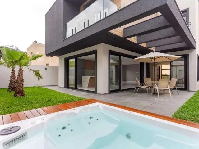 Casa / Sobrado para Venda em Curitiba/PR Tingui 3 Quartos