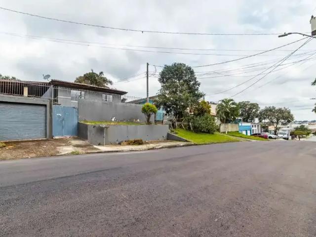 Casa / Sobrado para Venda em Curitiba/PR Uberaba 5 Quartos