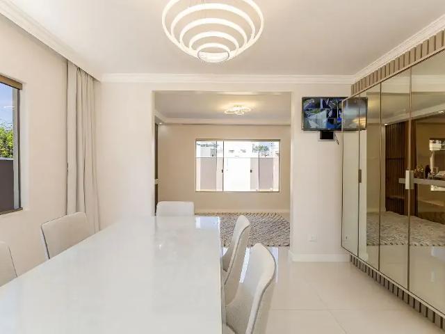 Casa / Sobrado para Venda em Curitiba/PR Uberaba 6 Quartos