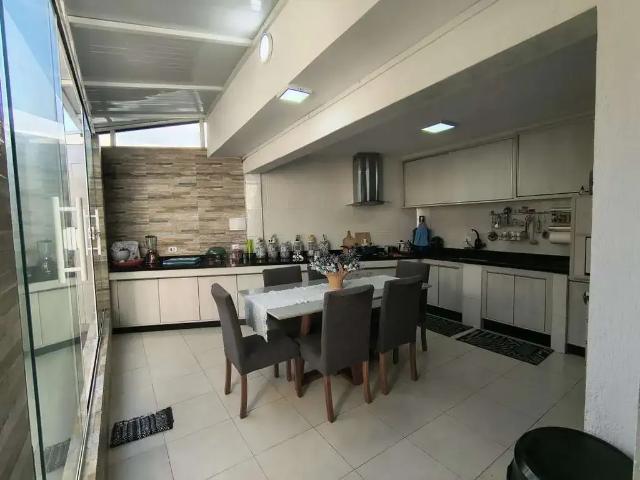 Casa / Sobrado para Venda em Curitiba/PR Xaxim 3 Quartos
