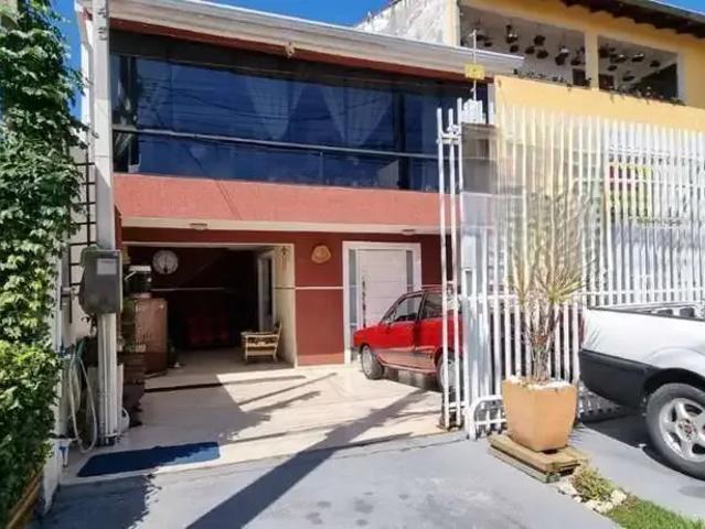 Casa / Sobrado para Venda em Curitiba/PR Xaxim 3 Quartos