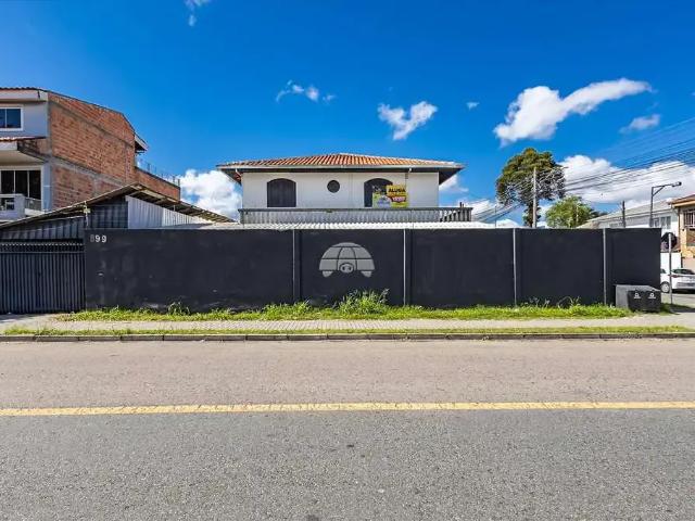 Casa / Sobrado para Venda em Curitiba/PR Xaxim 4 Quartos