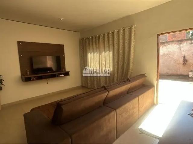 Casa / Sobrado para Venda em Delta/MG Centro 2 Quartos