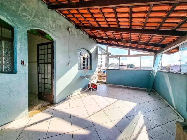 Casa / Sobrado para Venda em Divinópolis/MG Niterói 4 Quartos