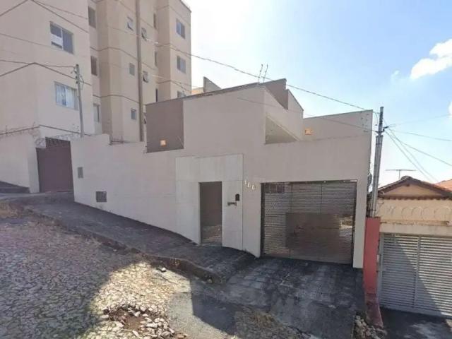 Casa / Sobrado para Venda em Divinópolis/MG Nossa Senhora das Graças