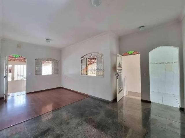 Casa / Sobrado para Venda em Divinópolis/MG Antônio Fonseca 3 Quartos