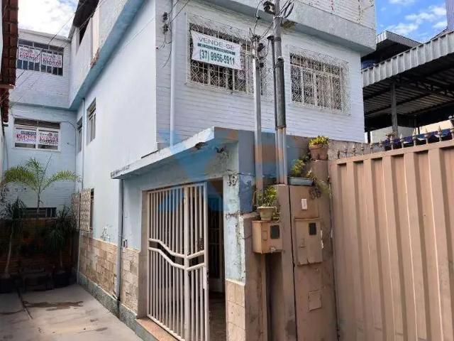 Casa / Sobrado para Venda em Divinópolis/MG Centro 3 Quartos