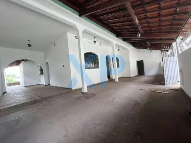 Casa / Sobrado para Venda em Divinópolis/MG Centro 3 Quartos