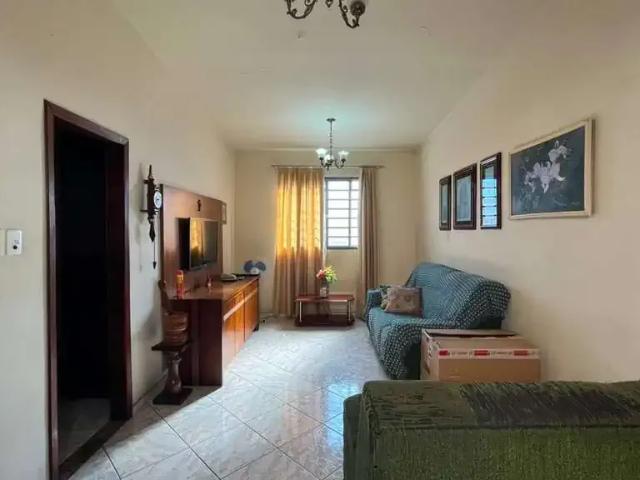 Casa / Sobrado para Venda em Divinópolis/MG Centro 3 Quartos