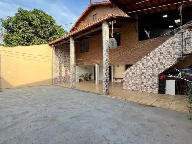 Casa / Sobrado para Venda em Divinópolis/MG Davanuze 3 Quartos