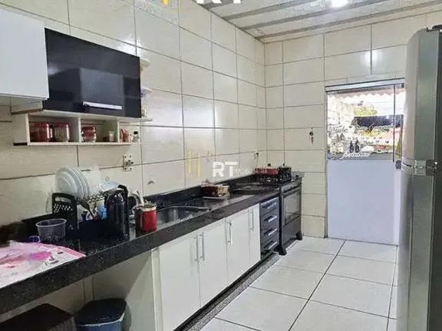 Casa / Sobrado para Venda em Divinópolis/MG Davanuze 3 Quartos