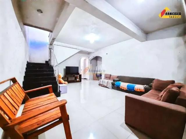 Casa / Sobrado para Venda em Divinópolis/MG Dona Rosa 4 Quartos