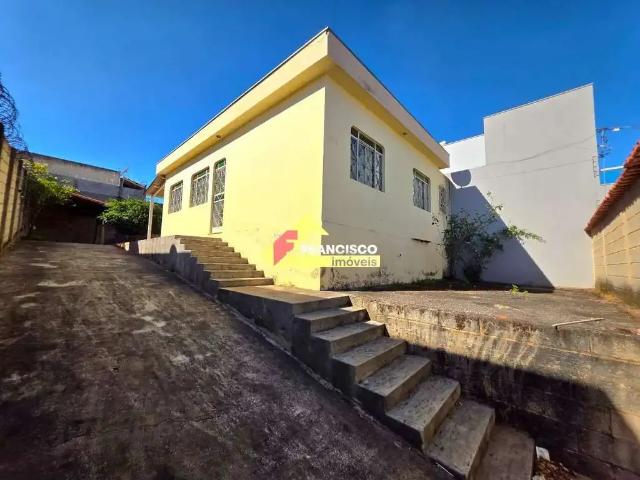 Casa / Sobrado para Venda em Divinópolis/MG Dona Rosa 3 Quartos