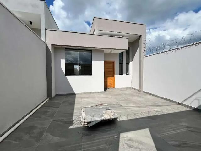 Casa / Sobrado para Venda em Divinópolis/MG Fábio Notini 3 Quartos
