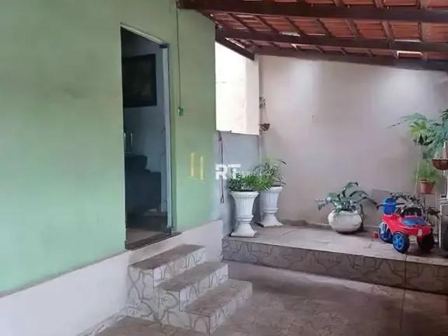 Casa / Sobrado para Venda em Divinópolis/MG Icaraí 3 Quartos