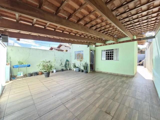 Casa / Sobrado para Venda em Divinópolis/MG Jardim Candidés 3 Quartos
