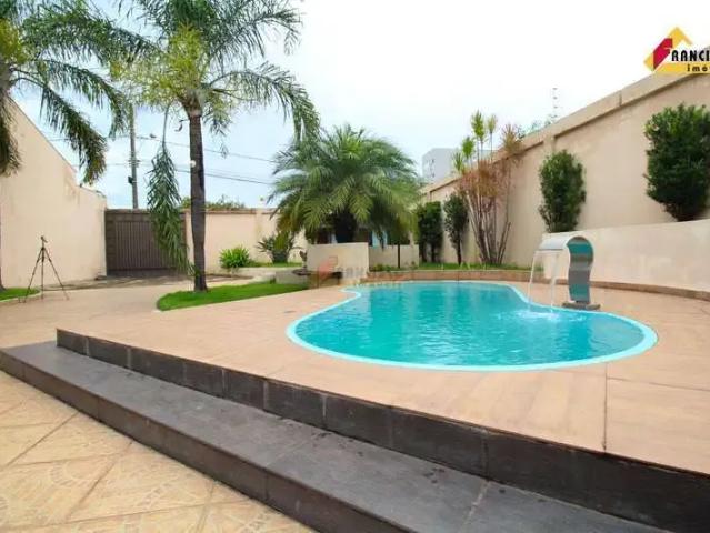 Casa / Sobrado para Venda em Divinópolis/MG Liberdade 4 Quartos