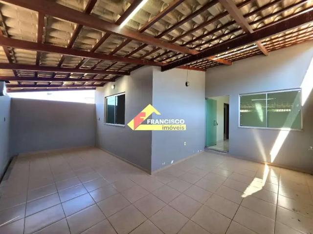 Casa / Sobrado para Venda em Divinópolis/MG Quintino 3 Quartos