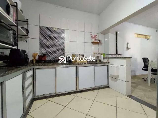 Casa / Sobrado para Venda em Divinópolis/MG Quintino 3 Quartos