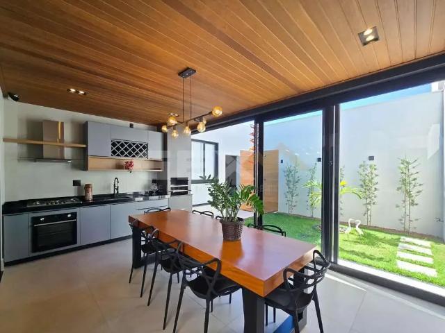 Casa / Sobrado para Venda em Divinópolis/MG Residencial Altaville 3 Quartos