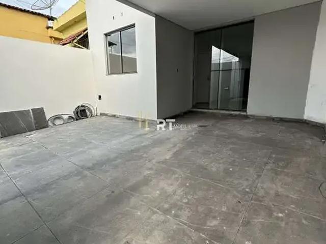Casa / Sobrado para Venda em Divinópolis/MG Sagrada Família 3 Quartos