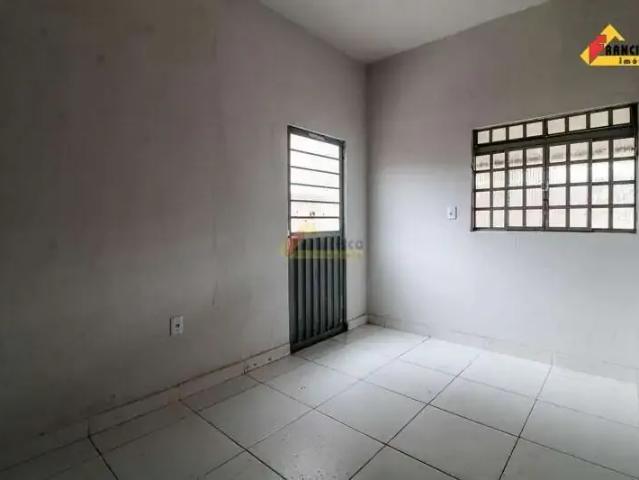 Casa / Sobrado para Venda em Divinópolis/MG Santa Rosa 5 Quartos