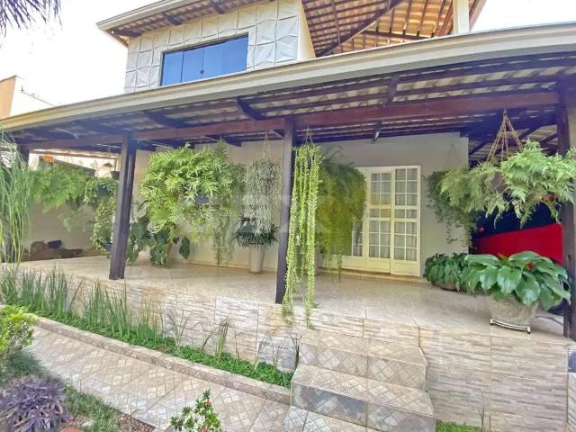 Casa / Sobrado para Venda em Divinópolis/MG Santo Antônio dos Campos 4 Quartos