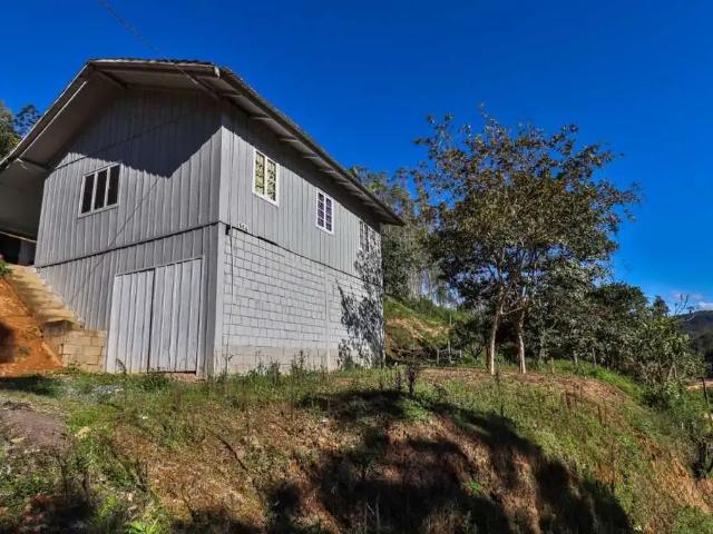 Casa / Sobrado para Venda em Doutor Pedrinho/SC Centro 4 Quartos