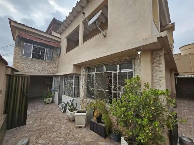 Casa / Sobrado para Venda em Duque de Caxias/RJ Parque Paulicéia 4 Quartos
