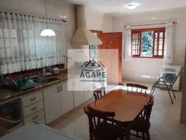 Casa / Sobrado para Venda em Embu das Artes/SP Capuava 4 Quartos