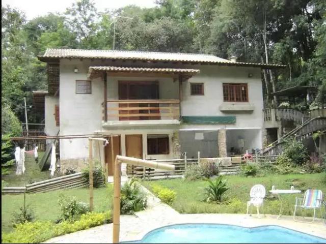 Casa / Sobrado para Venda em Embu das Artes/SP Capuava 4 Quartos