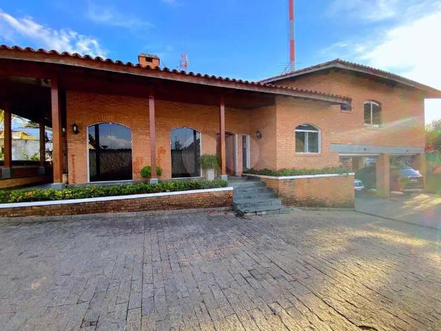 Casa / Sobrado para Venda em Embu das Artes/SP Centro 4 Quartos
