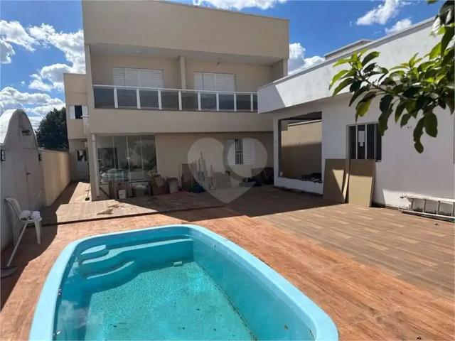 Casa / Sobrado para Venda em Engenheiro Coelho/SP Residencial Jacarandá 4 Quartos