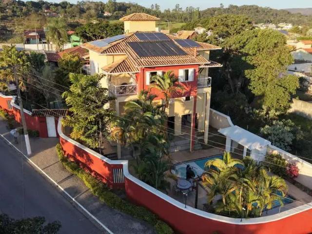 Casa / Sobrado para Venda em Esmeraldas/MG Belvedere 5 Quartos