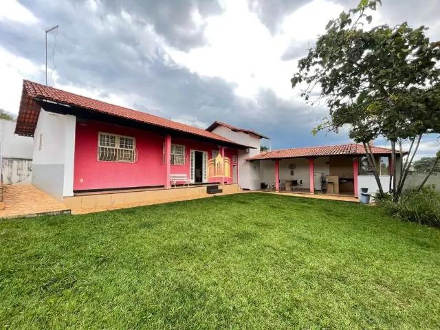 Casa / Sobrado para Venda em Esmeraldas/MG Fernão Dias 3 Quartos
