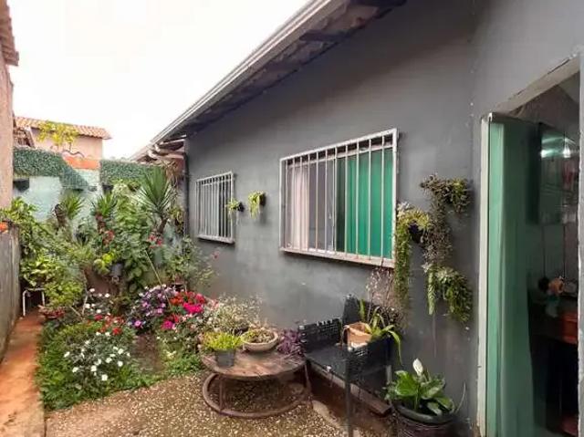 Casa / Sobrado para Venda em Esmeraldas/MG Floresta Encantada 3 Quartos