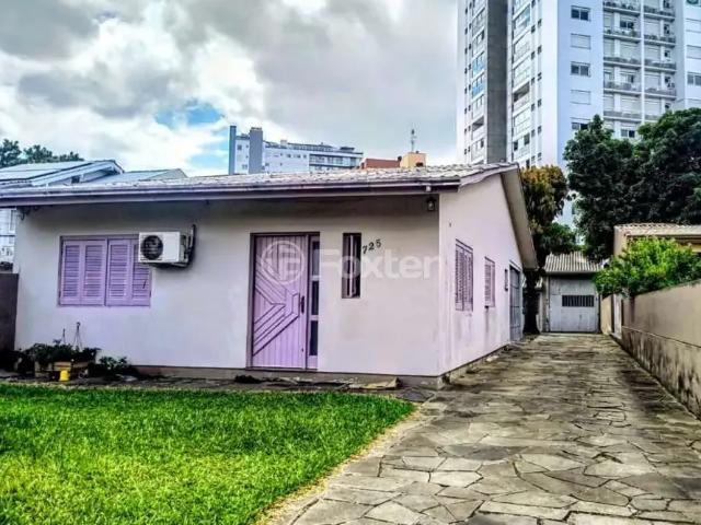 Casa / Sobrado para Venda em Esteio/RS Centro 3 Quartos