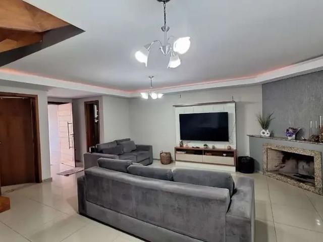 Casa / Sobrado para Venda em Esteio/RS Centro 4 Quartos