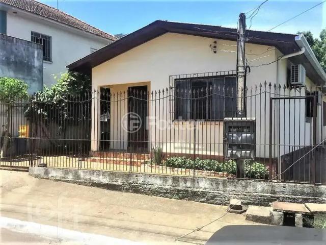Casa / Sobrado para Venda em Esteio/RS Centro 4 Quartos