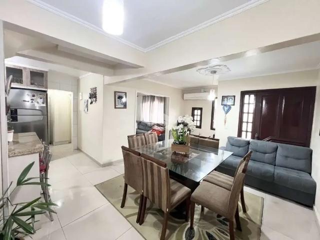 Casa / Sobrado para Venda em Esteio/RS Santo Inácio 4 Quartos