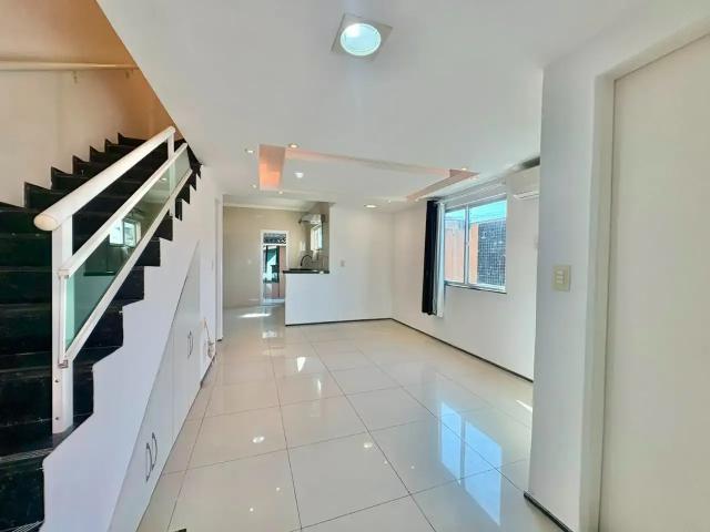 Casa / Sobrado para Venda em Eusébio/CE Coité 3 Quartos