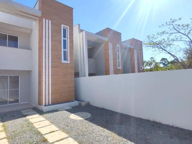 Casa / Sobrado para Venda em Eusébio/CE Coité 3 Quartos