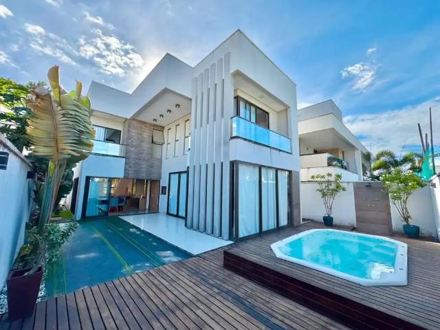 Casa / Sobrado para Venda em Eusébio/CE Cidade Alpha 3 Quartos