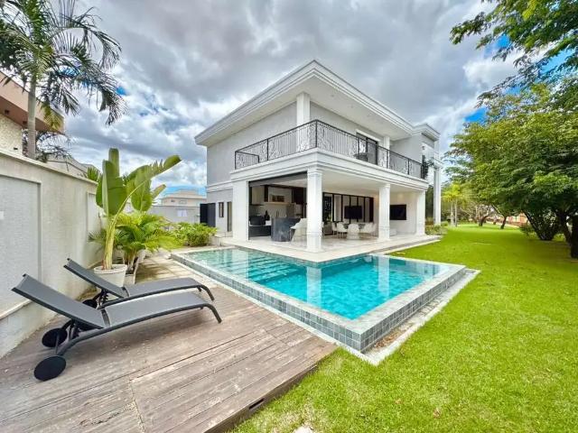 Casa / Sobrado para Venda em Eusébio/CE Cidade Alpha 4 Quartos