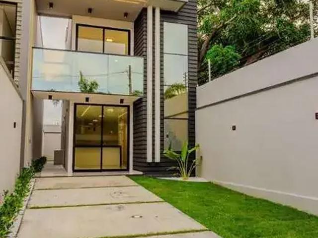 Casa / Sobrado para Venda em Eusébio/CE Encantada 4 Quartos