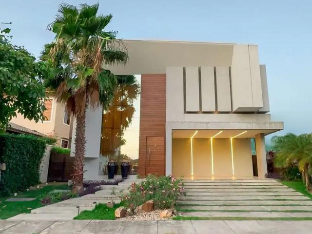 Casa / Sobrado para Venda em Eusébio/CE Pires Façanha 5 Quartos