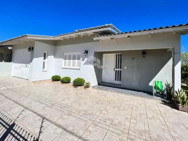 Casa / Sobrado para Venda em Farroupilha/RS Pio X 4 Quartos
