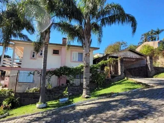 Casa / Sobrado para Venda em Farroupilha/RS Primeiro de Maio 3 Quartos